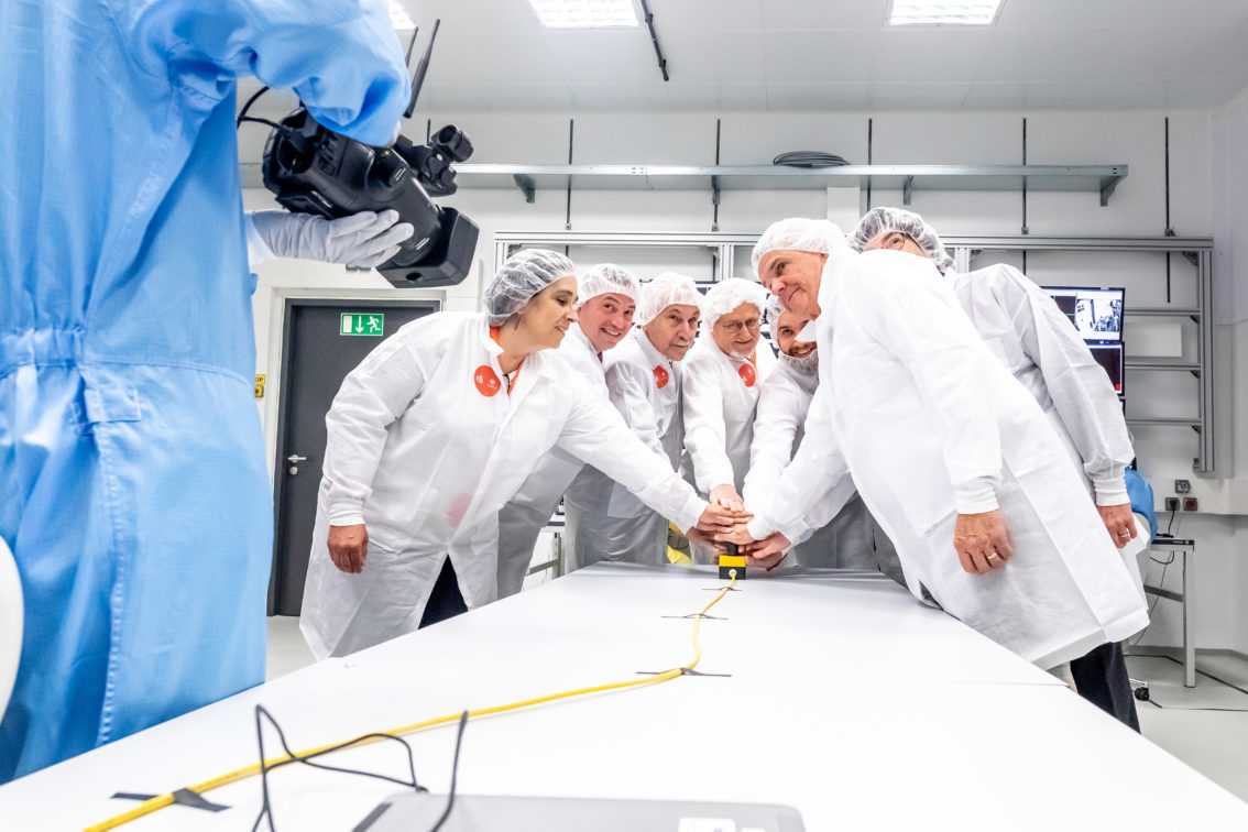 The first shot of ELI laser – Výzkumné infrastruktury